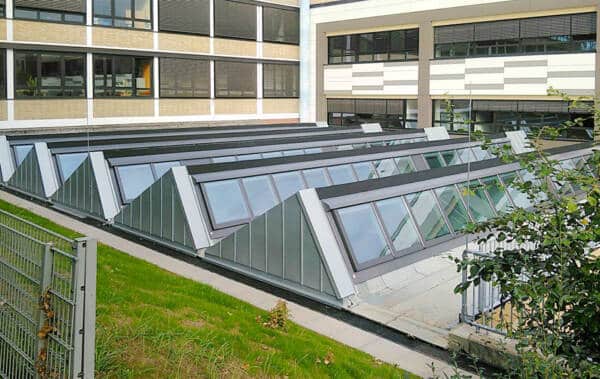 Sheddach: Vorteile, Kosten & Bauweise im Überblick